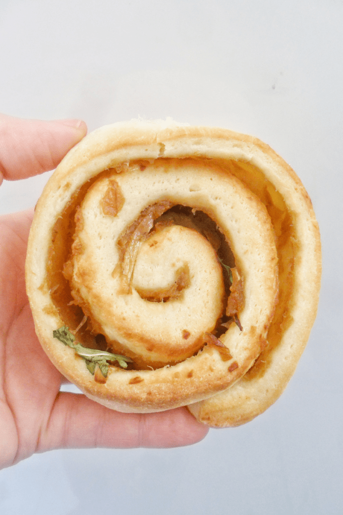 Caramelized Onions & Arugula Rolls – Kasheribbean